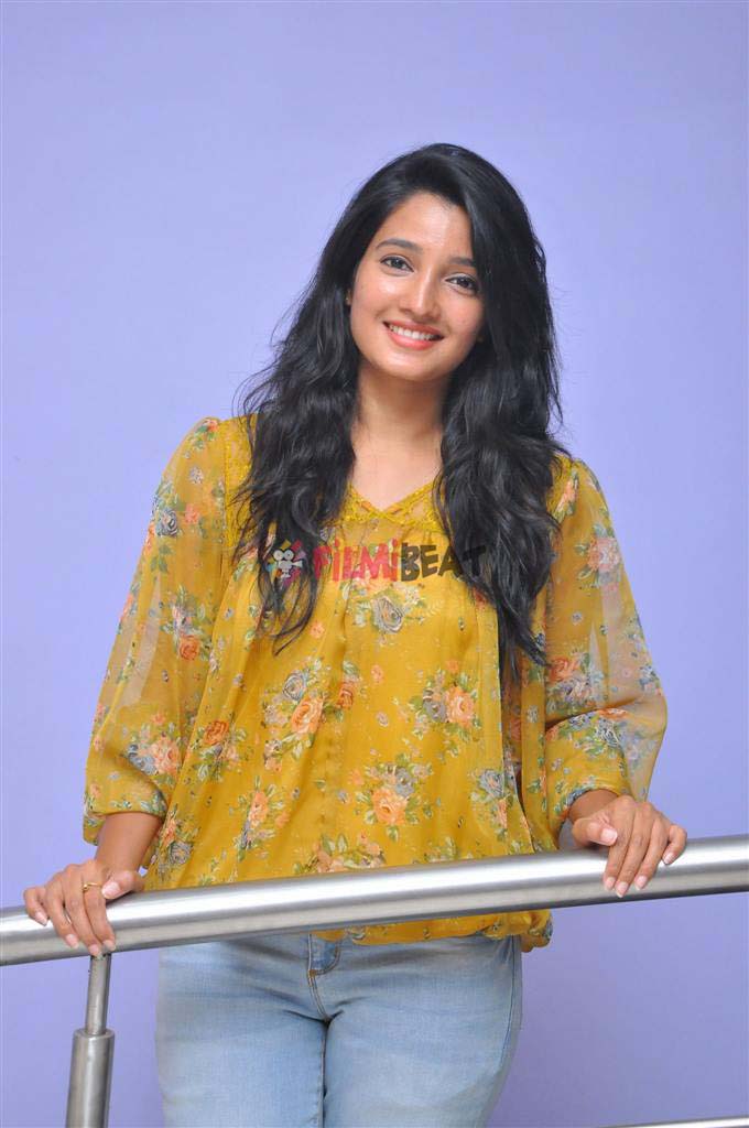 Deepti Shetty Photos: Find Latest HD Images, Pictures, Stills & Pics ...