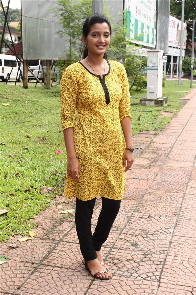 Gilli Bambaram Goli Tamil Movie: Pooja, Shooting Stills, Location ...