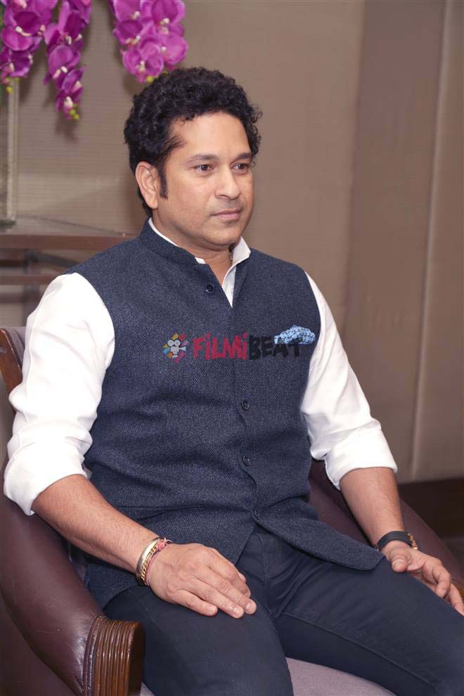 Sachin Tendulkar After Meeting Narendra Modi For Sachin A Million ...