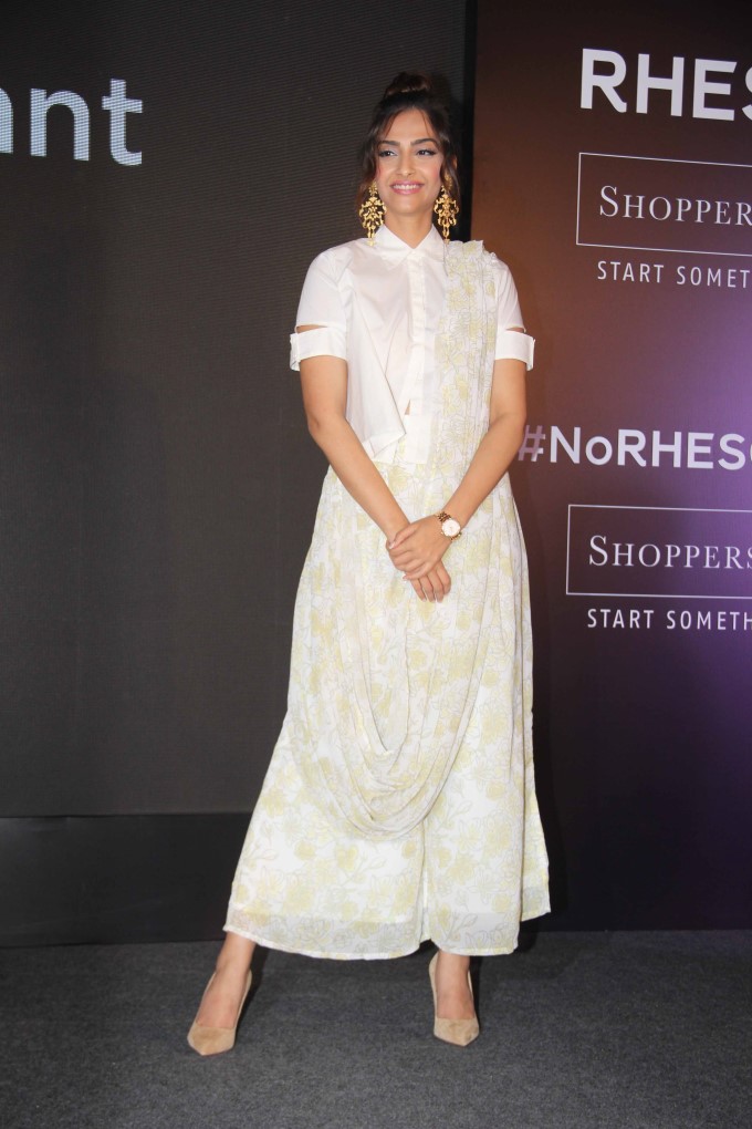 Showcase Of RHESON By Sonam Kapoor And Reha Kapoor - Filmibeat