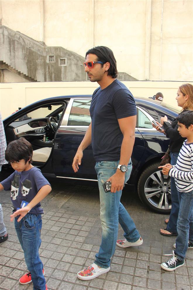 Zayed Khan With Family Spotted At Juhu PVR - Filmibeat