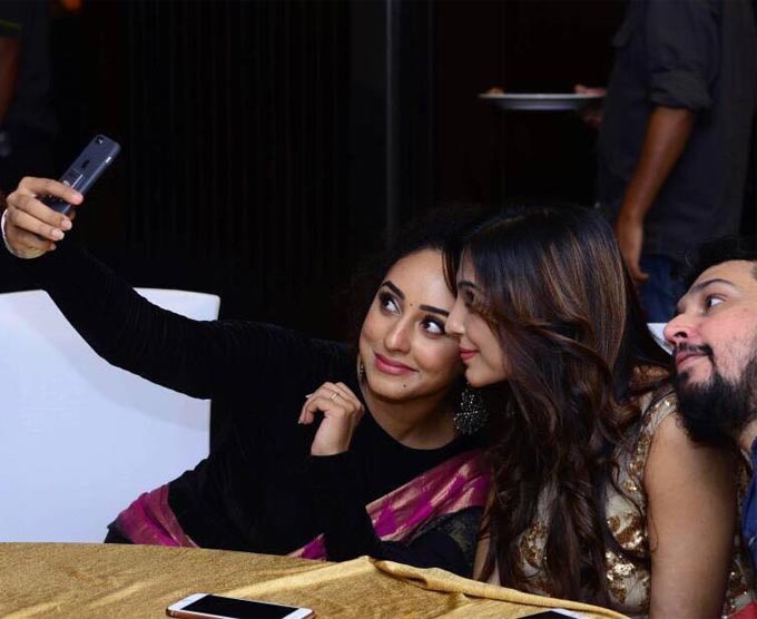 Anand C Chandran And Swathy Wedding Reception - Filmibeat