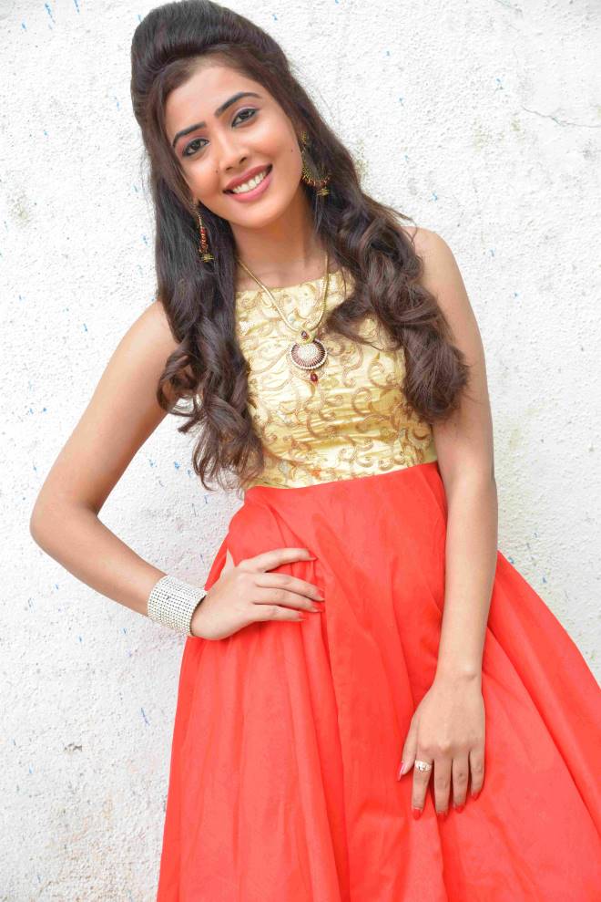 Rachitha Photos: Find Latest HD Images, Pictures, Stills & Pics - Filmibeat