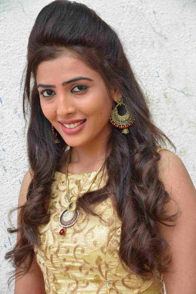 Rachitha Photos: Find Latest HD Images, Pictures, Stills & Pics - Filmibeat