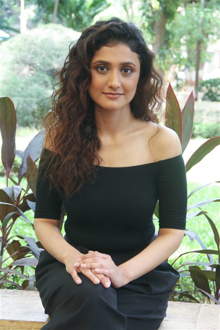 Gurgaon Bollywood Movie: Pooja, Shooting Stills, Location Photos ...