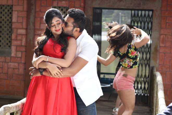 Sadhura Adi 3500 Telugu Movie: Pooja, Shooting Stills, Location Photos ...