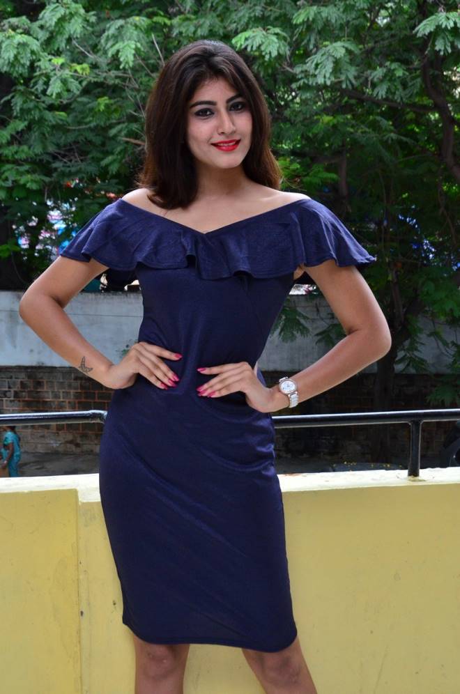 Divya Photos: Find Latest HD Images, Pictures, Stills & Pics - Filmibeat