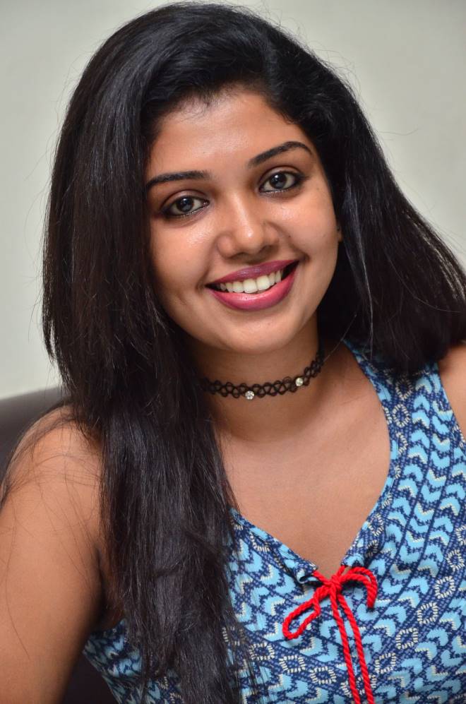 Rithwika Photos: Find Latest HD Images, Pictures, Stills & Pics - Filmibeat