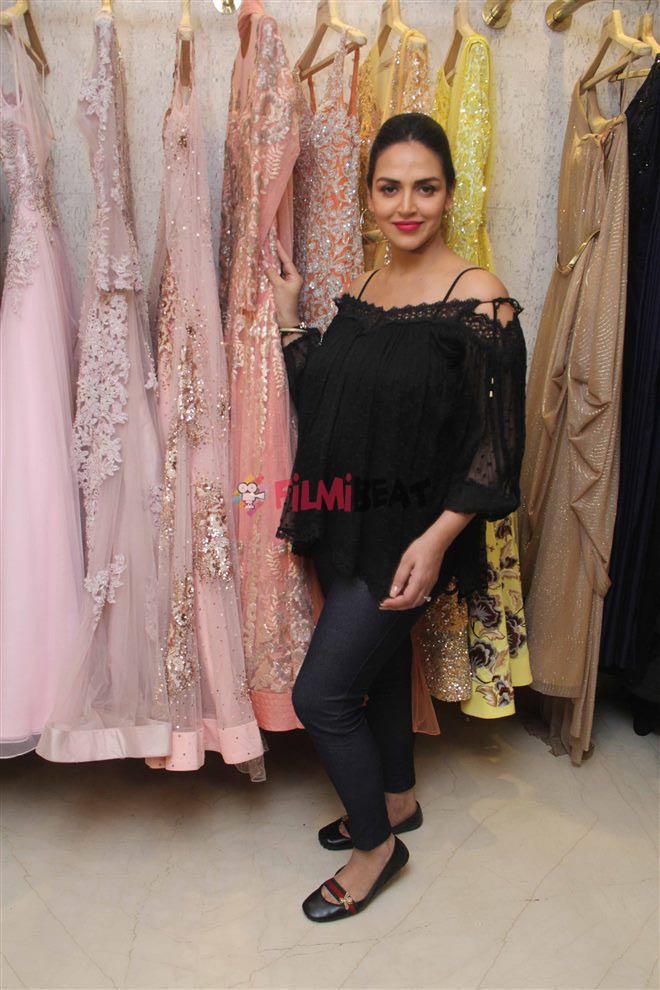 Esha Deol At Nishika Lulla Store - Filmibeat