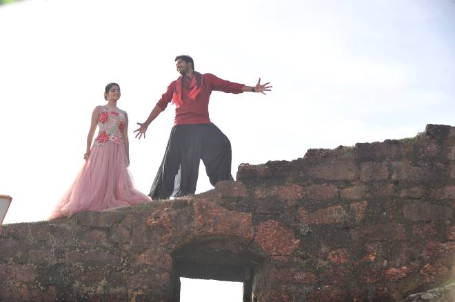 Meda Meeda Abbayi Telugu Movie: Pooja, Shooting Stills, Location Photos ...