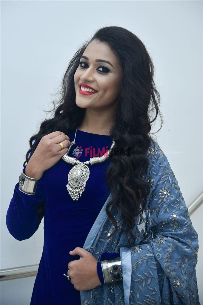 Parvathy R Krishna Photos: Find Latest HD Images, Pictures, Stills ...