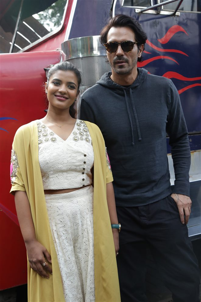 Arjun Rampal Wth Aishwarya Rajesh At Press Meet To Promote Daddy In new ...