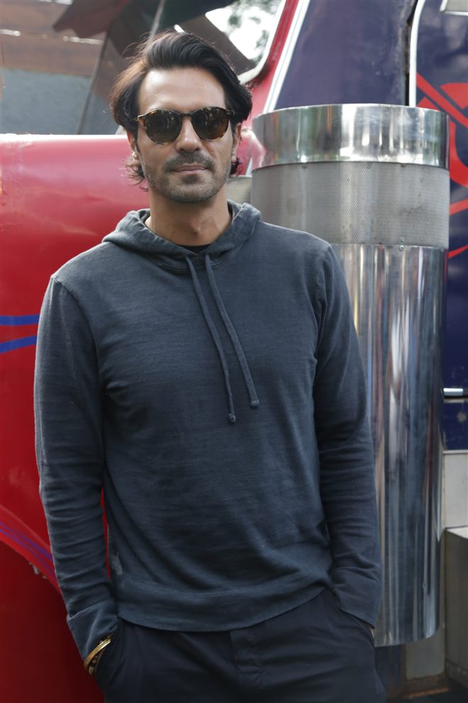 Arjun Rampal Wth Aishwarya Rajesh At Press Meet To Promote Daddy In new ...