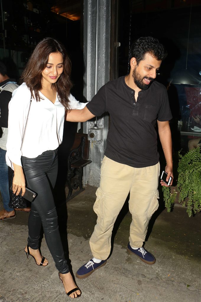 Neha Sharma With Bejoy Nambiar Spotted At Silver Beach Cafe - Filmibeat