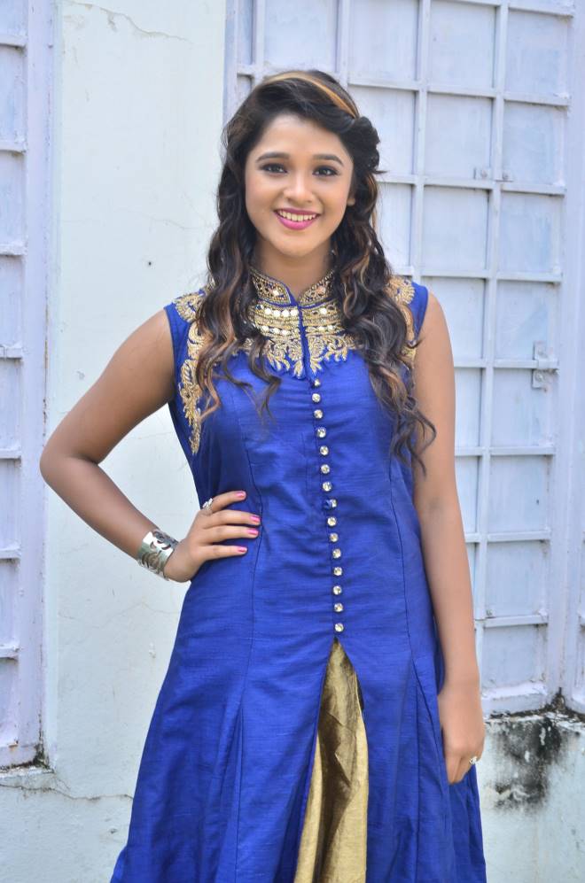 Elsa Gosh Photos: Find Latest HD Images, Pictures, Stills & Pics ...