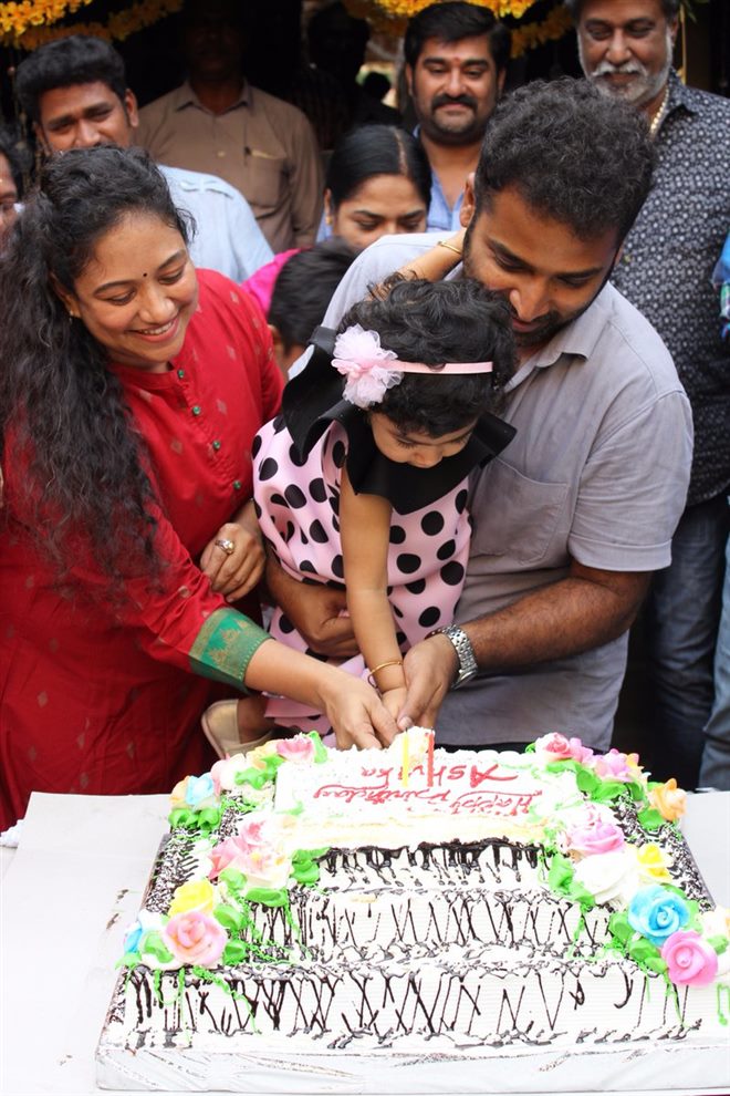 Dance Choreographer Shobi Daughter 2nd Birthday Celebration - Filmibeat