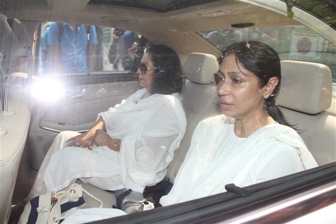 Rani Mukherjee Father Funeral In Mumbai - Filmibeat