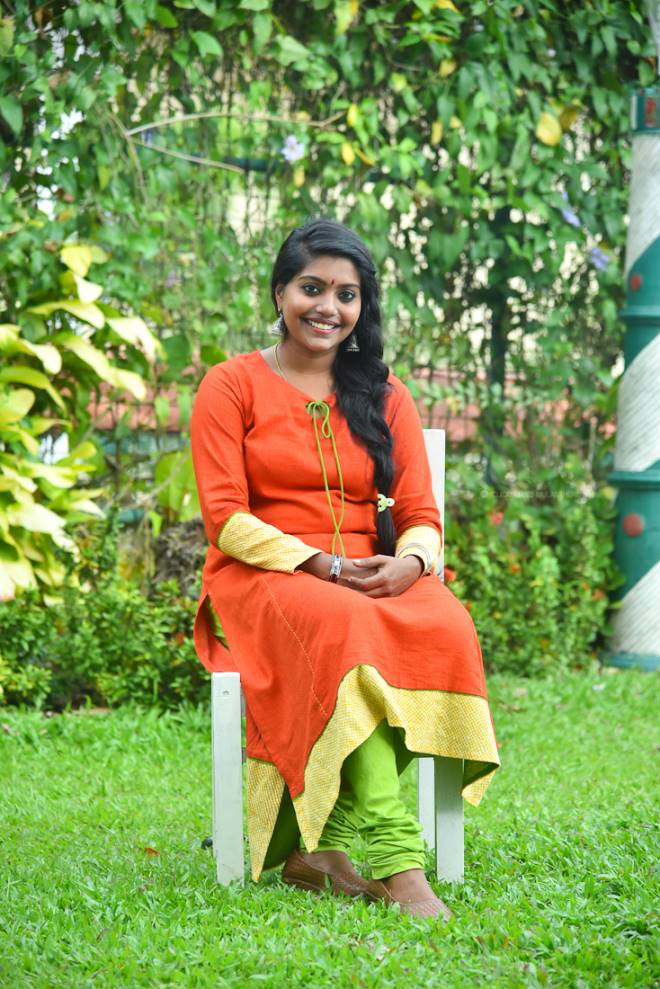 Sruthy Photos: Find Latest HD Images, Pictures, Stills & Pics - Filmibeat
