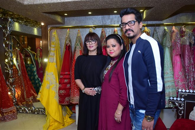 Bharati and Harsh Visit Neeta Lulla Store - Filmibeat