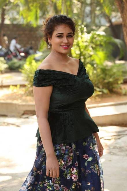 50+ Jayathi Photos: Find Latest HD Images, Pictures, Stills & Pics ...