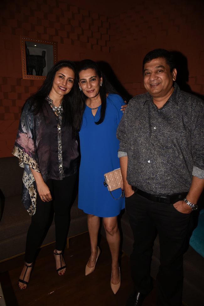 Raveena, Tusshar Kapoor & Rahul Bose At Tanuj Garg Birthday Bash - Filmibeat