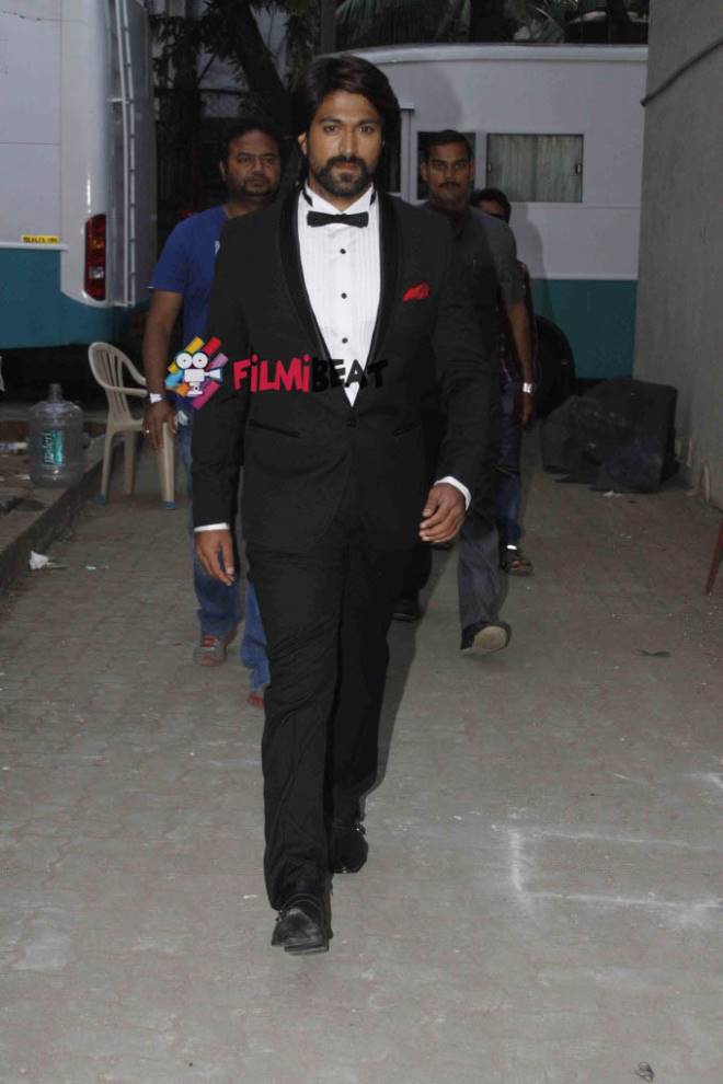 Birthday Special: Rare & Unseen Pics Of Rocking Star Yash - Filmibeat