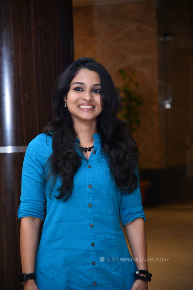 Vinitha Koshy Photos: Find Latest HD Images, Pictures, Stills & Pics ...
