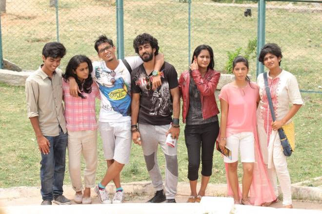 Anandam Telugu Movie: Pooja, Shooting Stills, Location Photos & First ...