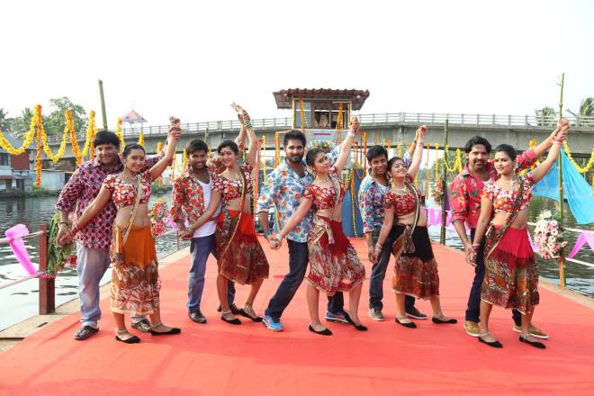 Oollo Pelliki Kukkala Hadavidi Telugu Movie: Pooja, Shooting Stills ...