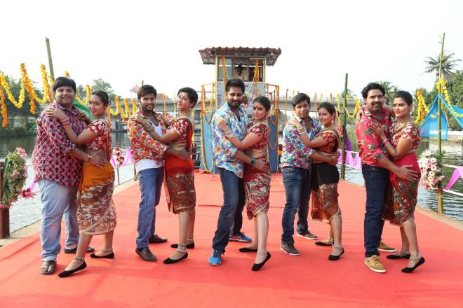 Oollo Pelliki Kukkala Hadavidi Telugu Movie: Pooja, Shooting Stills ...