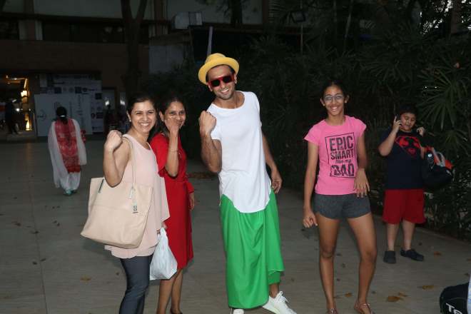 Ranveer Singh Spotted At Otters Club In Bandra - Filmibeat