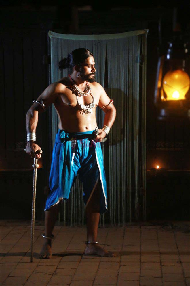 Aptha Mitraru Kannada Movie: Pooja, Shooting Stills, Location Photos ...