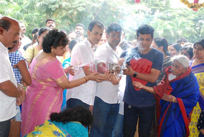 Parvatamma Rajkumar 1st Death Anniversary - Filmibeat