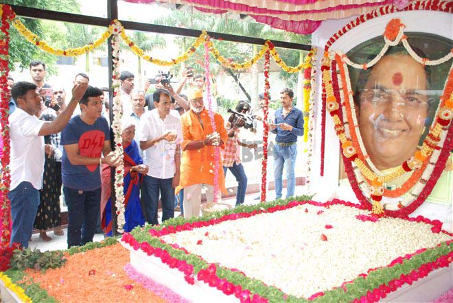 Parvatamma Rajkumar 1st Death Anniversary - Filmibeat