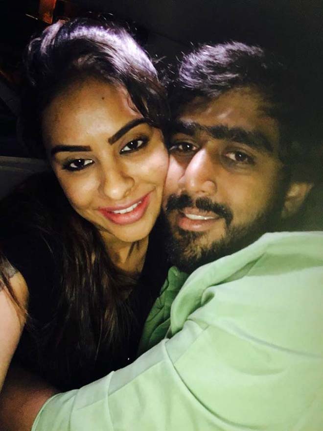Sri Reddy Romantic Photos With Abhiram Again - Filmibeat
