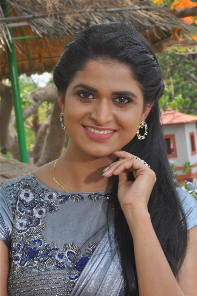 Suma Poojari Photos: Find Latest HD Images, Pictures, Stills & Pics ...