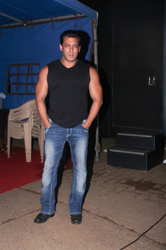 Race 3 Movie Promotion In Mumbai - Filmibeat