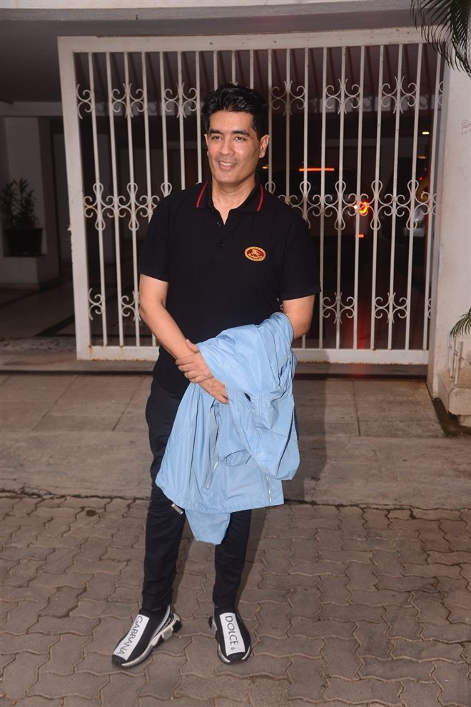 Celebs Spotted At Karan Johar House - Filmibeat