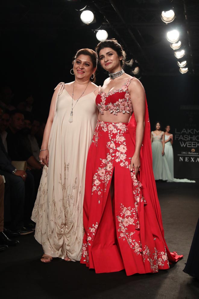 Prachi Desai walk the ramp at Lakme Fashion Week 2018 - Filmibeat