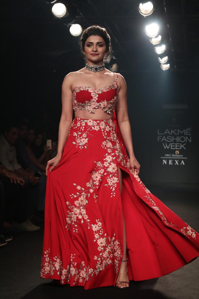 Prachi Desai walk the ramp at Lakme Fashion Week 2018 - Filmibeat