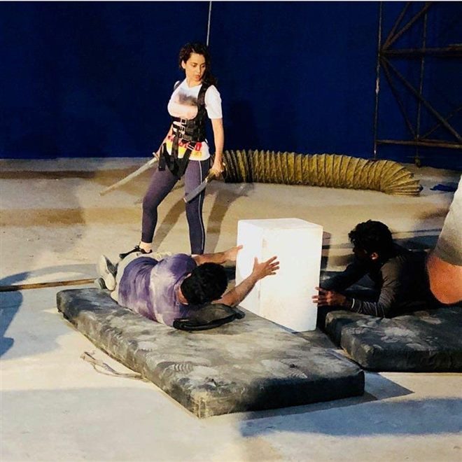 Manikarnika Telugu Movie: Pooja, Shooting Stills, Location Photos ...