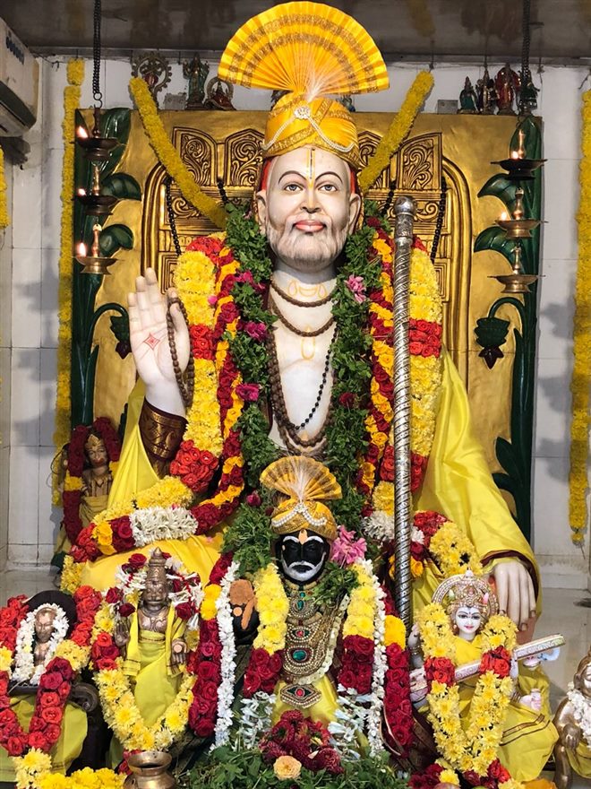 Raghava Lawrence Observing Shri Raghavendra Swamy's Jeevasamadhi Day ...