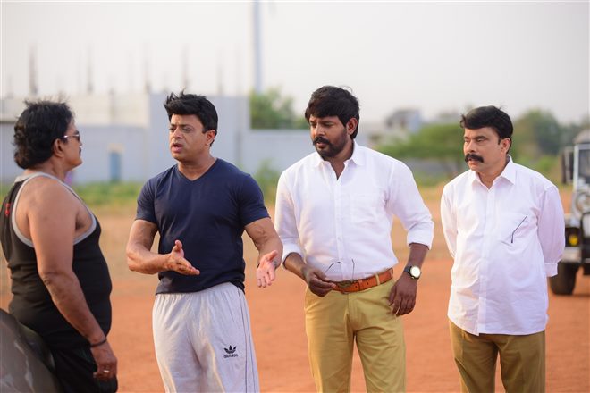 Avathara Vettai Tamil Movie: Pooja, Shooting Stills, Location Photos ...