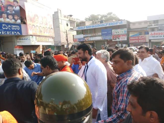 Darshan At Muruga Mata Utsava In Chitradurga - Filmibeat