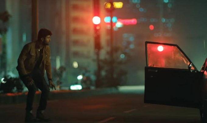 Taxiwaala Movie Poster & Photos | Taxiwaala Movie Location Pics ...