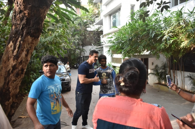 Jonh Abraham Celebrates His Birthday With Fans Photos - Filmibeat
