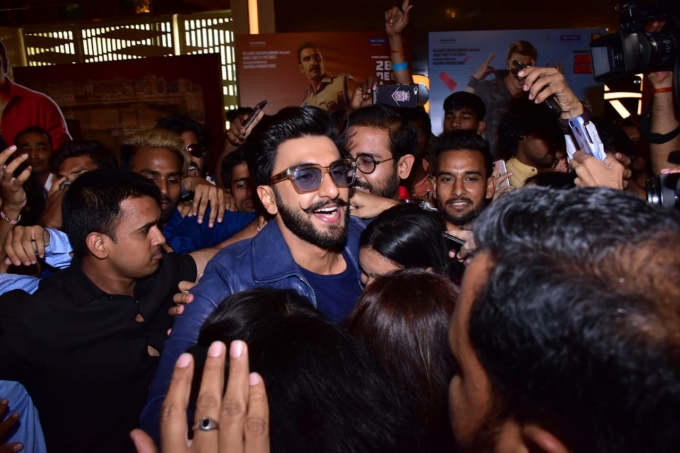 Ranveer Singh & Sara Ali Khan Simbaa Movie Trailer Launch Photos ...