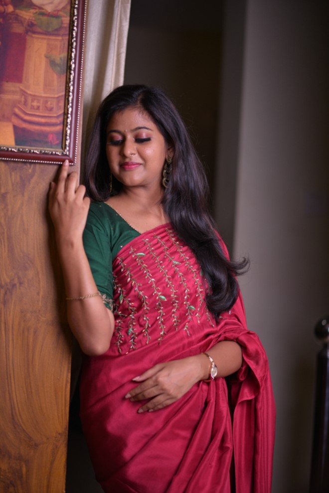 Sravana Photos: Find Latest HD Images, Pictures, Stills & Pics - Filmibeat