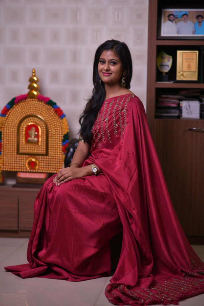 Sravana Photos: Find Latest HD Images, Pictures, Stills & Pics - Filmibeat