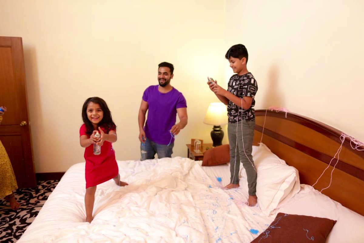 Kannada Actor Sri Murali Celebrates New Year 2018 With His Family ...